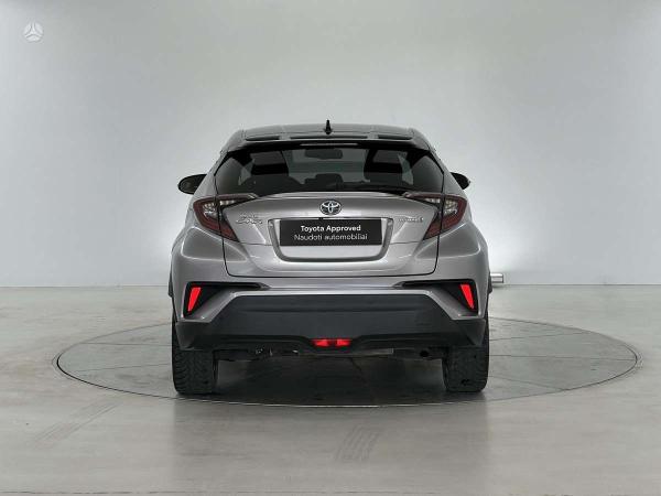Pelēks Toyota C-HR 2019 Viļņa, ar dzinēja tilpumu 1.80 L un nobraukumu 94 tūkst. km par 18900 €, foto 4 vietnē AUTOMOTO.COM.LV