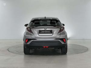 Серый Тойота C-HR 2019 в Вильнюс, объемом двигателя 1.80 л и пробегом 94 тыс. км за 18900 €, фото 5 на AUTOMOTO.COM.LV