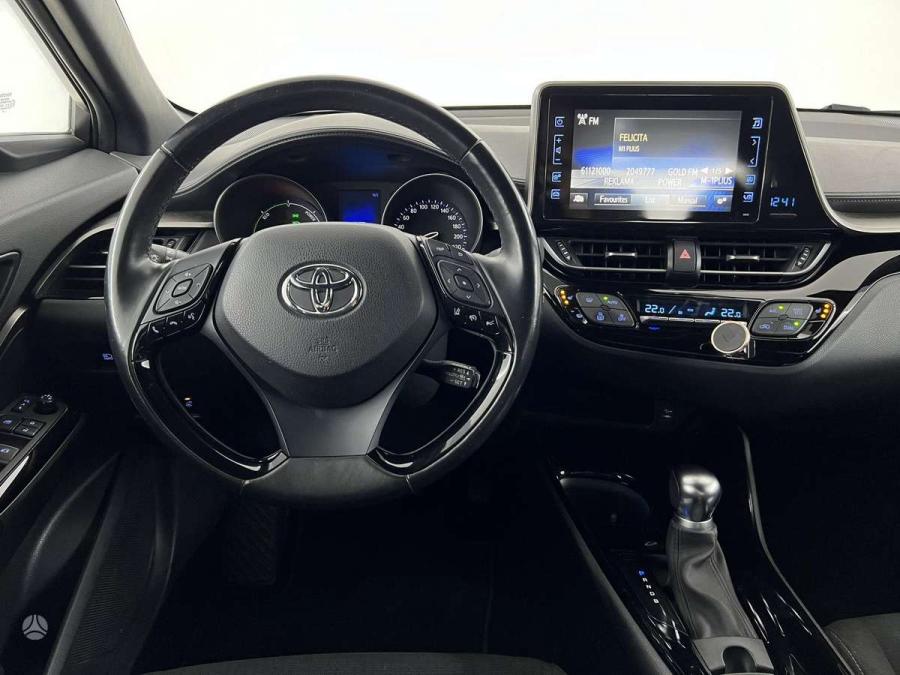 Серый Тойота C-HR 2019 в Вильнюс, объемом двигателя 1.80 л и пробегом 94 тыс. км за 18900 €, фото 10 на AUTOMOTO.COM.LV