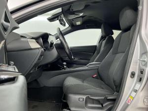 Серый Тойота C-HR 2019 в Вильнюс, объемом двигателя 1.80 л и пробегом 94 тыс. км за 18900 €, фото 12 на AUTOMOTO.COM.LV