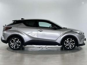Серый Тойота C-HR 2019 в Вильнюс, объемом двигателя 1.80 л и пробегом 94 тыс. км за 18900 €, фото 17 на AUTOMOTO.COM.LV