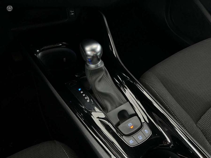 Серый Тойота C-HR 2019 в Вильнюс, объемом двигателя 1.80 л и пробегом 94 тыс. км за 18900 €, фото 24 на AUTOMOTO.COM.LV