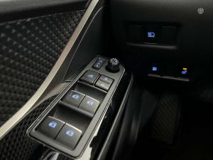 Серый Тойота C-HR 2019 в Вильнюс, объемом двигателя 1.80 л и пробегом 94 тыс. км за 18900 €, фото 25 на AUTOMOTO.COM.LV
