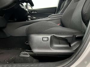 Серый Тойота C-HR 2019 в Вильнюс, объемом двигателя 1.80 л и пробегом 94 тыс. км за 18900 €, фото 26 на AUTOMOTO.COM.LV