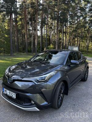 Pelēks Toyota C-HR 2019 Rīga, ar dzinēja tilpumu 1.80 L un nobraukumu 72 tūkst. km par 20500 €, foto 4 vietnē AUTOMOTO.COM.LV