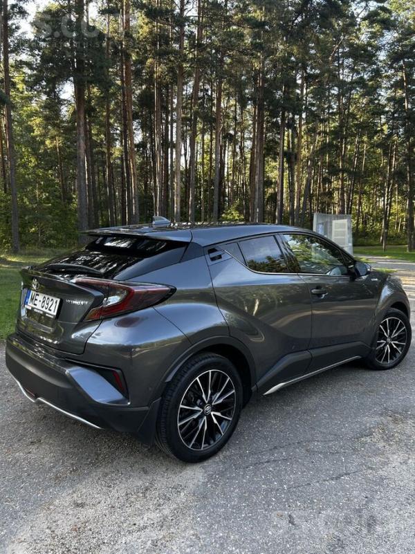 Pelēks Toyota C-HR 2019 Rīga, ar dzinēja tilpumu 1.80 L un nobraukumu 72 tūkst. km par 20500 €, foto 7 vietnē AUTOMOTO.COM.LV
