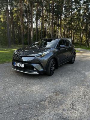 Pelēks Toyota C-HR 2019 Rīga, ar dzinēja tilpumu 1.80 L un nobraukumu 72 tūkst. km par 20500 €, foto 9 vietnē AUTOMOTO.COM.LV