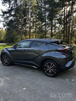 Pelēks Toyota C-HR 2019 Rīga, ar dzinēja tilpumu 1.80 L un nobraukumu 72 tūkst. km par 20500 €, foto 10 vietnē AUTOMOTO.COM.LV
