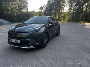 Pelēks Toyota C-HR 2019 Rīga, ar dzinēja tilpumu 1.80 L un nobraukumu 72 tūkst. km par 20500 €, foto 16 vietnē AUTOMOTO.COM.LV