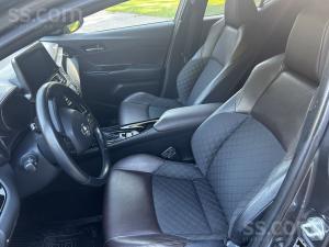 Pelēks Toyota C-HR 2019 Rīga, ar dzinēja tilpumu 1.80 L un nobraukumu 72 tūkst. km par 20500 €, foto 22 vietnē AUTOMOTO.COM.LV