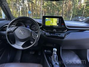 Pelēks Toyota C-HR 2019 Rīga, ar dzinēja tilpumu 1.80 L un nobraukumu 72 tūkst. km par 20500 €, foto 27 vietnē AUTOMOTO.COM.LV