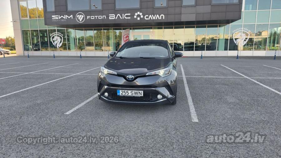 Pelēks Toyota C-HR 2019 Tallina, ar dzinēja tilpumu 1.80 L un nobraukumu 136 tūkst. km par 18200 €, foto 3 vietnē AUTOMOTO.COM.LV