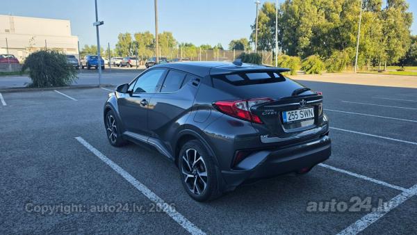 Toyota C-HR 2019 in Tallinn on AUTOMOTO.COM.LV Grey Toyota C-HR 2019 in Tallinn, with an engine capacity of 1.80 L and mileage of 136 thousand km for 18200 €, photo 6 on AUTOMOTO.COM.LV