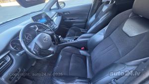 Pelēks Toyota C-HR 2019 Tallina, ar dzinēja tilpumu 1.80 L un nobraukumu 136 tūkst. km par 18200 €, foto 13 vietnē AUTOMOTO.COM.LV