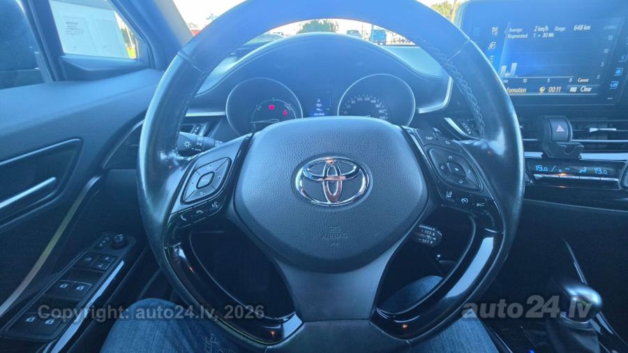 Pelēks Toyota C-HR 2019 Tallina, ar dzinēja tilpumu 1.80 L un nobraukumu 136 tūkst. km par 18200 €, foto 16 vietnē AUTOMOTO.COM.LV