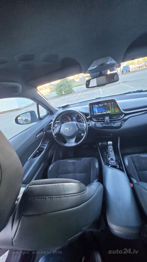 Pelēks Toyota C-HR 2019 Tallina, ar dzinēja tilpumu 1.80 L un nobraukumu 136 tūkst. km par 18200 €, foto 20 vietnē AUTOMOTO.COM.LV
