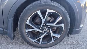 Pelēks Toyota C-HR 2019 Tallina, ar dzinēja tilpumu 1.80 L un nobraukumu 136 tūkst. km par 18200 €, foto 24 vietnē AUTOMOTO.COM.LV