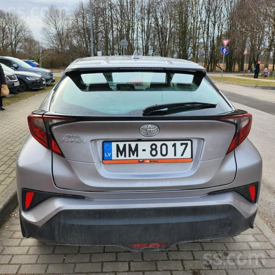 Grey Toyota C-HR 2020 in Liepaja, with an engine capacity of 1.20 L and mileage of 44 thousand km for 14800 €, photo 5 on AUTOMOTO.COM.LV