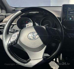 Pelēks Toyota C-HR 2020 Tallina, ar dzinēja tilpumu 1.80 L un nobraukumu 74 tūkst. km par 21495 €, foto 13 vietnē AUTOMOTO.COM.LV