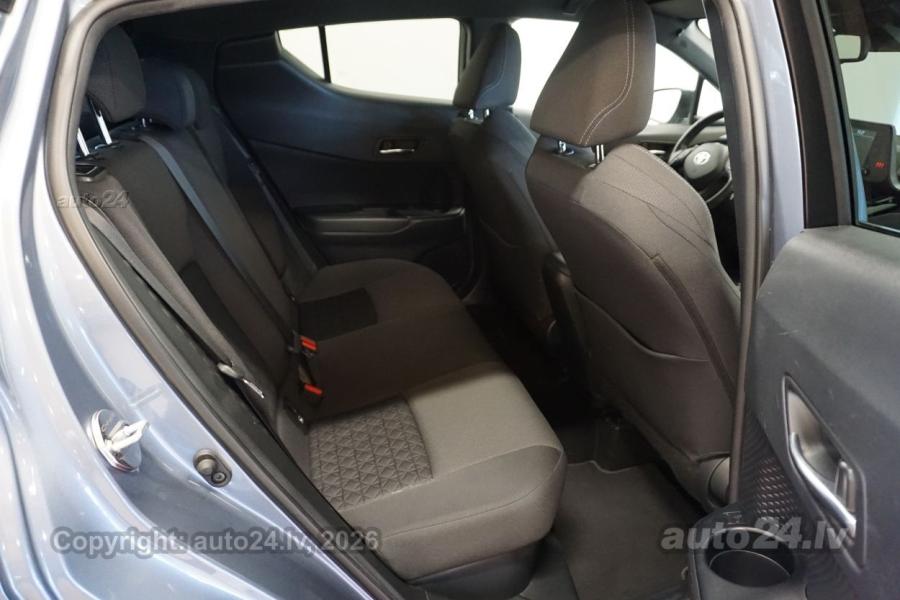 Pelēks Toyota C-HR 2020 Tartu, ar dzinēja tilpumu 1.80 L un nobraukumu 90 tūkst. km par 18990 €, foto 8 vietnē AUTOMOTO.COM.LV