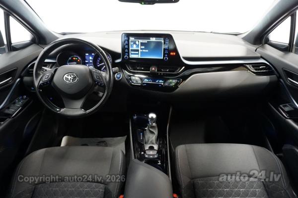 Серый Тойота C-HR 2020 в Тарту, объемом двигателя 1.80 л и пробегом 90 тыс. км за 18990 €, фото 8 на AUTOMOTO.COM.LV