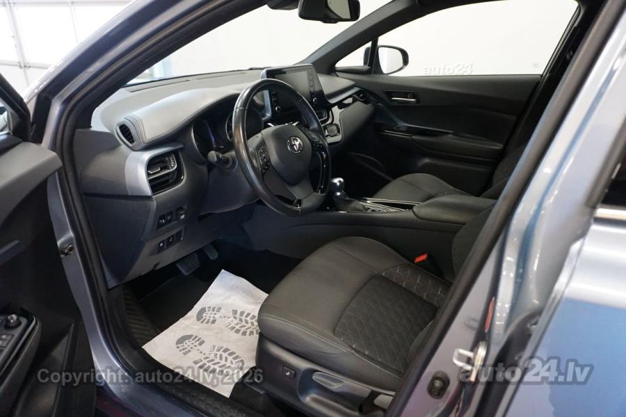 Pelēks Toyota C-HR 2020 Tartu, ar dzinēja tilpumu 1.80 L un nobraukumu 90 tūkst. km par 18990 €, foto 12 vietnē AUTOMOTO.COM.LV