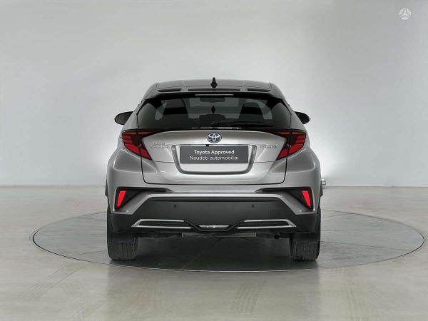Grey Toyota C-HR 2020 in Vilnius, with an engine capacity of 1.99 L and mileage of 89 thousand km for 23900 €, photo 4 on AUTOMOTO.COM.LV