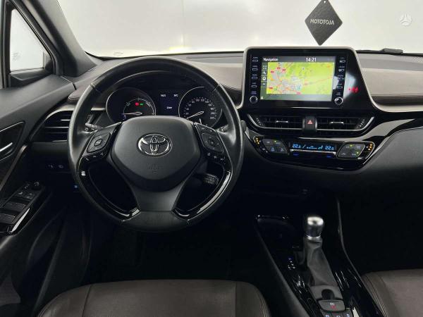 Grey Toyota C-HR 2020 in Vilnius, with an engine capacity of 1.99 L and mileage of 89 thousand km for 23900 €, photo 9 on AUTOMOTO.COM.LV