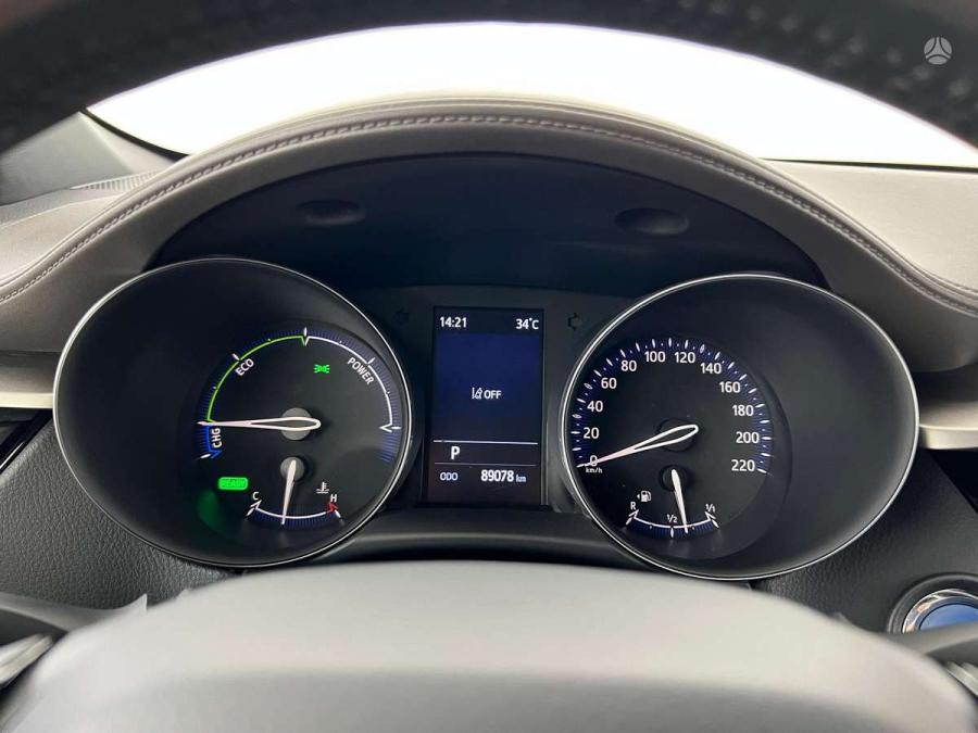 Grey Toyota C-HR 2020 in Vilnius, with an engine capacity of 1.99 L and mileage of 89 thousand km for 23900 €, photo 14 on AUTOMOTO.COM.LV