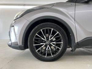 Grey Toyota C-HR 2020 in Vilnius, with an engine capacity of 1.99 L and mileage of 89 thousand km for 23900 €, photo 16 on AUTOMOTO.COM.LV