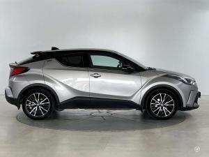 Grey Toyota C-HR 2020 in Vilnius, with an engine capacity of 1.99 L and mileage of 89 thousand km for 23900 €, photo 17 on AUTOMOTO.COM.LV