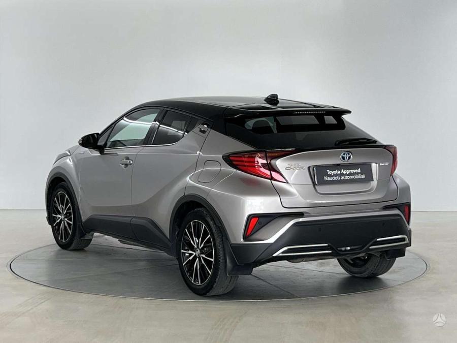 Grey Toyota C-HR 2020 in Vilnius, with an engine capacity of 1.99 L and mileage of 89 thousand km for 23900 €, photo 18 on AUTOMOTO.COM.LV