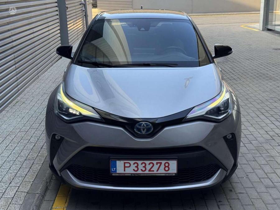 Grey Toyota C-HR 2020 in Vilnius, with an engine capacity of 1.80 L and mileage of 102 thousand km for 21450 €, photo 6 on AUTOMOTO.COM.LV