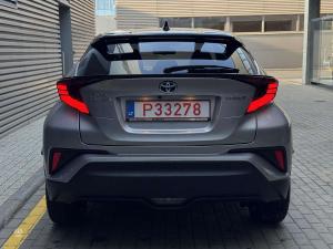 Grey Toyota C-HR 2020 in Vilnius, with an engine capacity of 1.80 L and mileage of 102 thousand km for 21450 €, photo 7 on AUTOMOTO.COM.LV