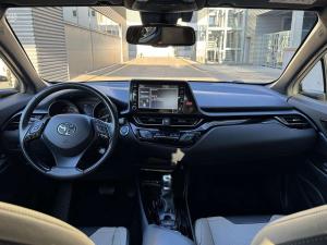 Grey Toyota C-HR 2020 in Vilnius, with an engine capacity of 1.80 L and mileage of 102 thousand km for 21450 €, photo 17 on AUTOMOTO.COM.LV