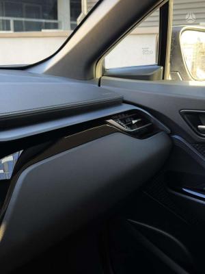 Grey Toyota C-HR 2020 in Vilnius, with an engine capacity of 1.80 L and mileage of 102 thousand km for 21450 €, photo 35 on AUTOMOTO.COM.LV