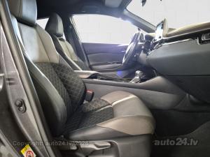 Pelēks Toyota C-HR 2020 Tallina, ar dzinēja tilpumu 1.80 L un nobraukumu 40 tūkst. km par 19990 €, foto 7 vietnē AUTOMOTO.COM.LV