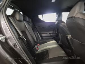 Pelēks Toyota C-HR 2020 Tallina, ar dzinēja tilpumu 1.80 L un nobraukumu 40 tūkst. km par 19990 €, foto 8 vietnē AUTOMOTO.COM.LV