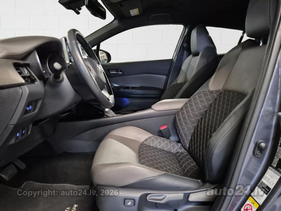 Pelēks Toyota C-HR 2020 Tallina, ar dzinēja tilpumu 1.80 L un nobraukumu 40 tūkst. km par 19990 €, foto 12 vietnē AUTOMOTO.COM.LV