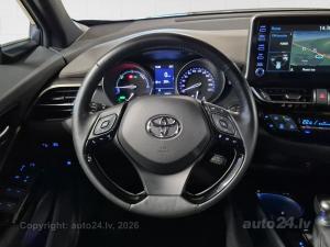 Pelēks Toyota C-HR 2020 Tallina, ar dzinēja tilpumu 1.80 L un nobraukumu 40 tūkst. km par 19990 €, foto 13 vietnē AUTOMOTO.COM.LV