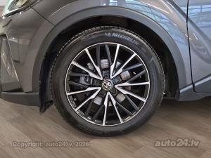 Pelēks Toyota C-HR 2020 Tallina, ar dzinēja tilpumu 1.80 L un nobraukumu 40 tūkst. km par 19990 €, foto 16 vietnē AUTOMOTO.COM.LV