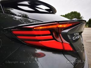 Pelēks Toyota C-HR 2020 Tallina, ar dzinēja tilpumu 1.80 L un nobraukumu 39 tūkst. km par 22900 €, foto 7 vietnē AUTOMOTO.COM.LV