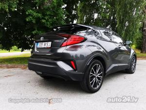 Pelēks Toyota C-HR 2020 Tallina, ar dzinēja tilpumu 1.80 L un nobraukumu 39 tūkst. km par 22900 €, foto 8 vietnē AUTOMOTO.COM.LV