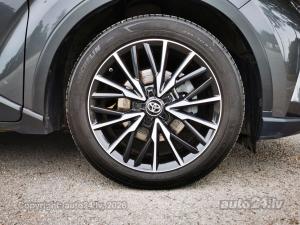 Pelēks Toyota C-HR 2020 Tallina, ar dzinēja tilpumu 1.80 L un nobraukumu 39 tūkst. km par 22900 €, foto 11 vietnē AUTOMOTO.COM.LV