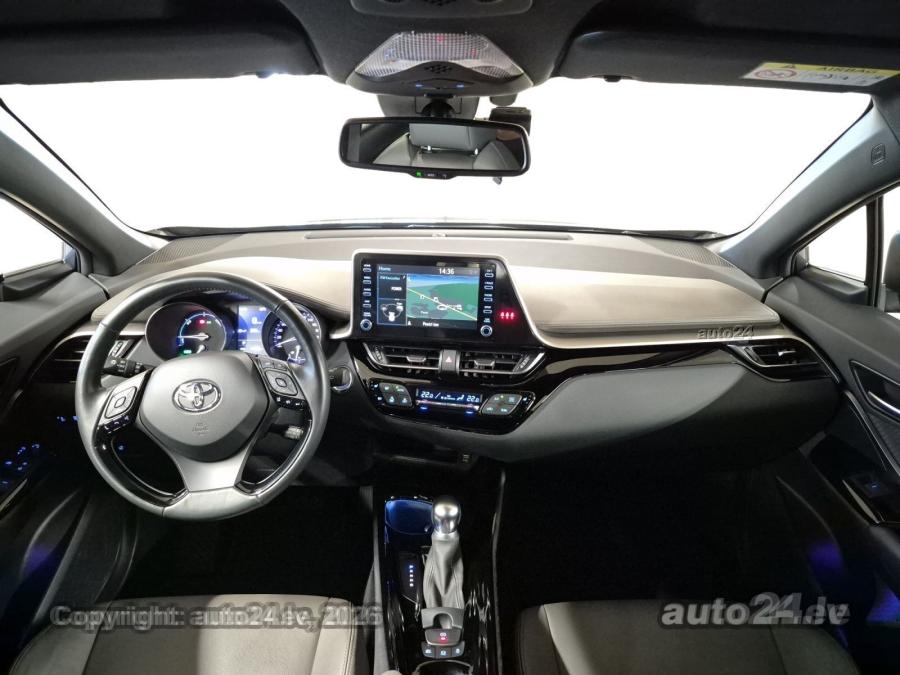Pelēks Toyota C-HR 2020 Tallina, ar dzinēja tilpumu 1.80 L un nobraukumu 39 tūkst. km par 22900 €, foto 13 vietnē AUTOMOTO.COM.LV