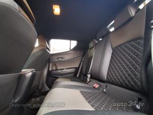 Pelēks Toyota C-HR 2020 Tallina, ar dzinēja tilpumu 1.80 L un nobraukumu 39 tūkst. km par 22900 €, foto 15 vietnē AUTOMOTO.COM.LV