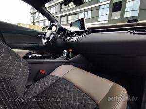 Pelēks Toyota C-HR 2020 Tallina, ar dzinēja tilpumu 1.80 L un nobraukumu 39 tūkst. km par 22900 €, foto 18 vietnē AUTOMOTO.COM.LV