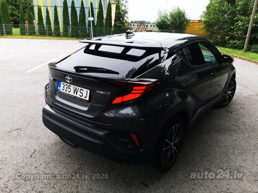 Pelēks Toyota C-HR 2020 Tallina, ar dzinēja tilpumu 1.80 L un nobraukumu 39 tūkst. km par 22900 €, foto 27 vietnē AUTOMOTO.COM.LV