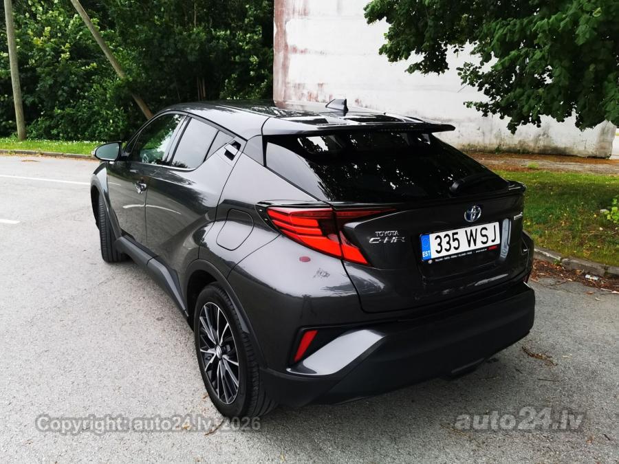 Pelēks Toyota C-HR 2020 Tallina, ar dzinēja tilpumu 1.80 L un nobraukumu 39 tūkst. km par 22900 €, foto 28 vietnē AUTOMOTO.COM.LV