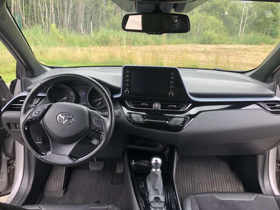 Grey Toyota C-HR 2020 in Utena, with an engine capacity of 2.00 L and mileage of 118 thousand km for 19350 €, photo 6 on AUTOMOTO.COM.LV